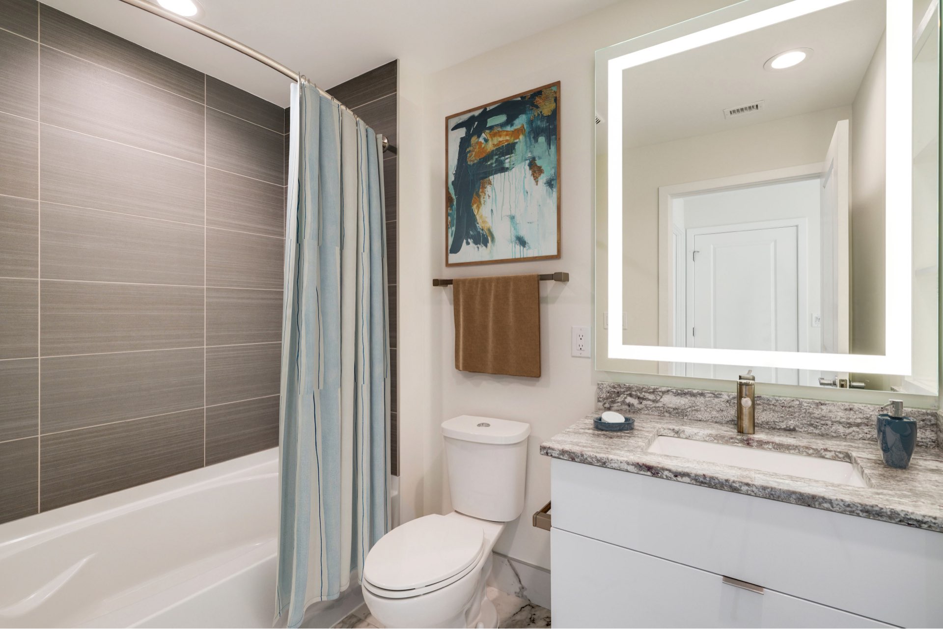 Gallery - Luxury Apartments Arlington VA | The Milton
