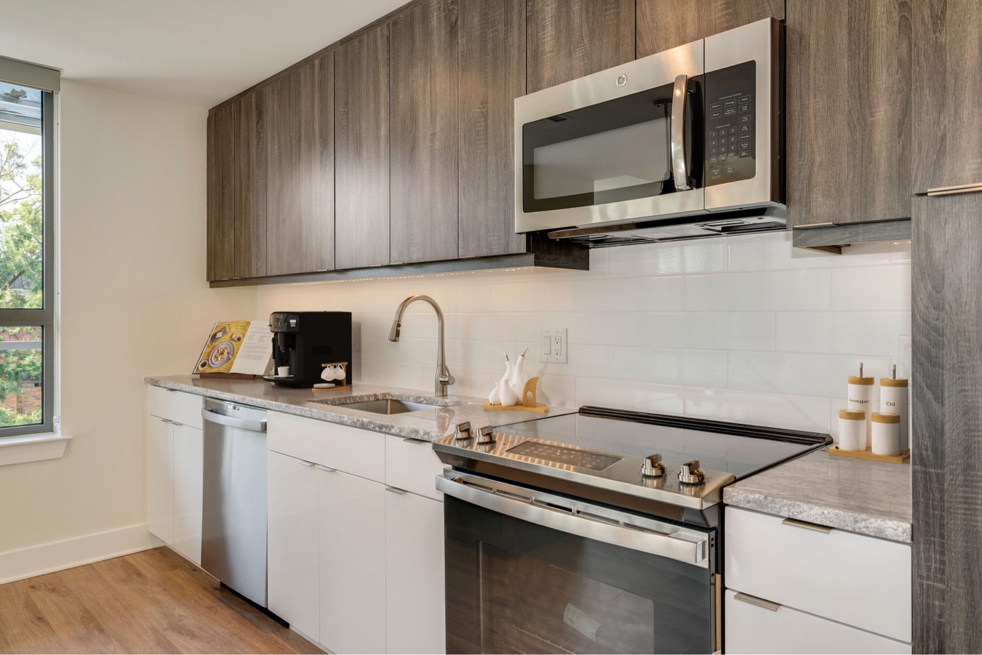 Gallery - Luxury Apartments Arlington VA | The Milton